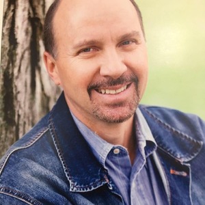 Hire an Actors & Actresses Speaker | eSpeakers